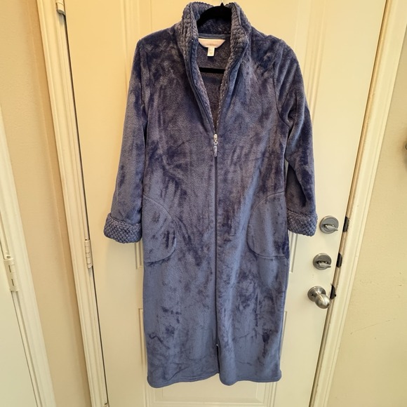 stan herman | Intimates & Sleepwear | Stan Herman Plush Robe Womens ...